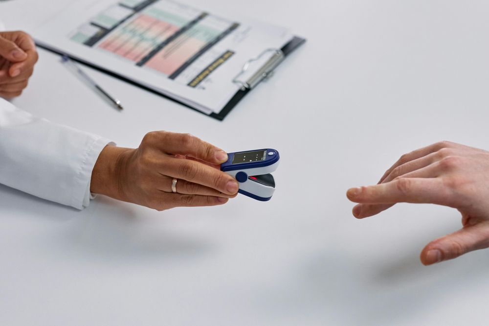 Best Pulse Oximeter in 2026: Top Picks for Home Use, Nurses, and ...